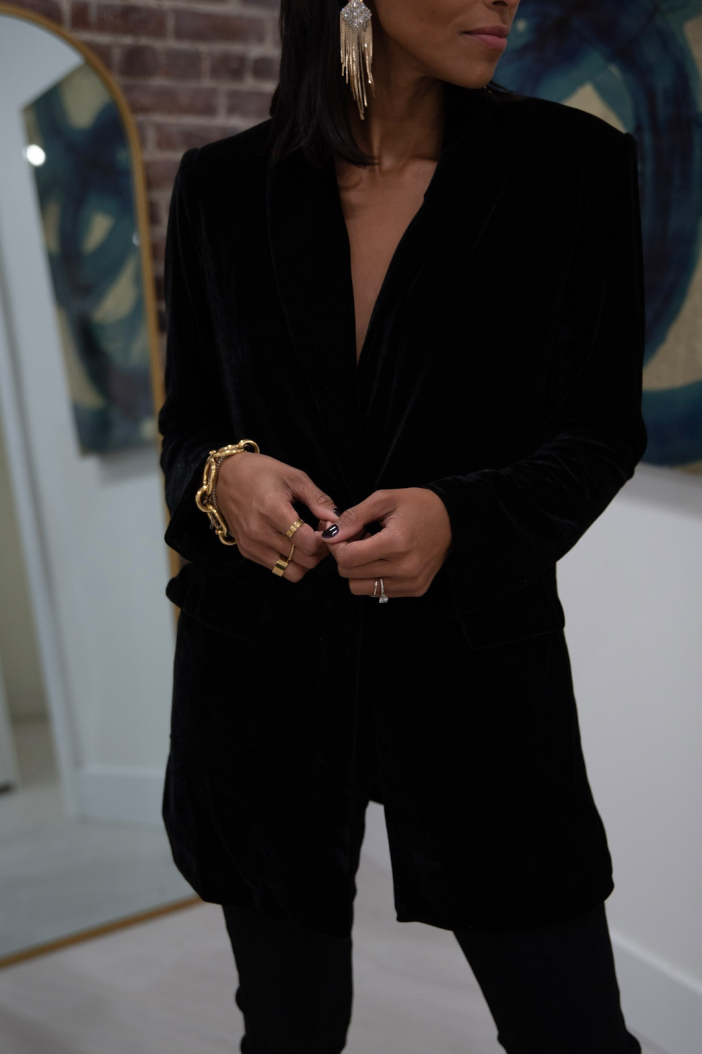 Easy and Chic Way to Style a Black Velvet Blazer for the Holidays ...